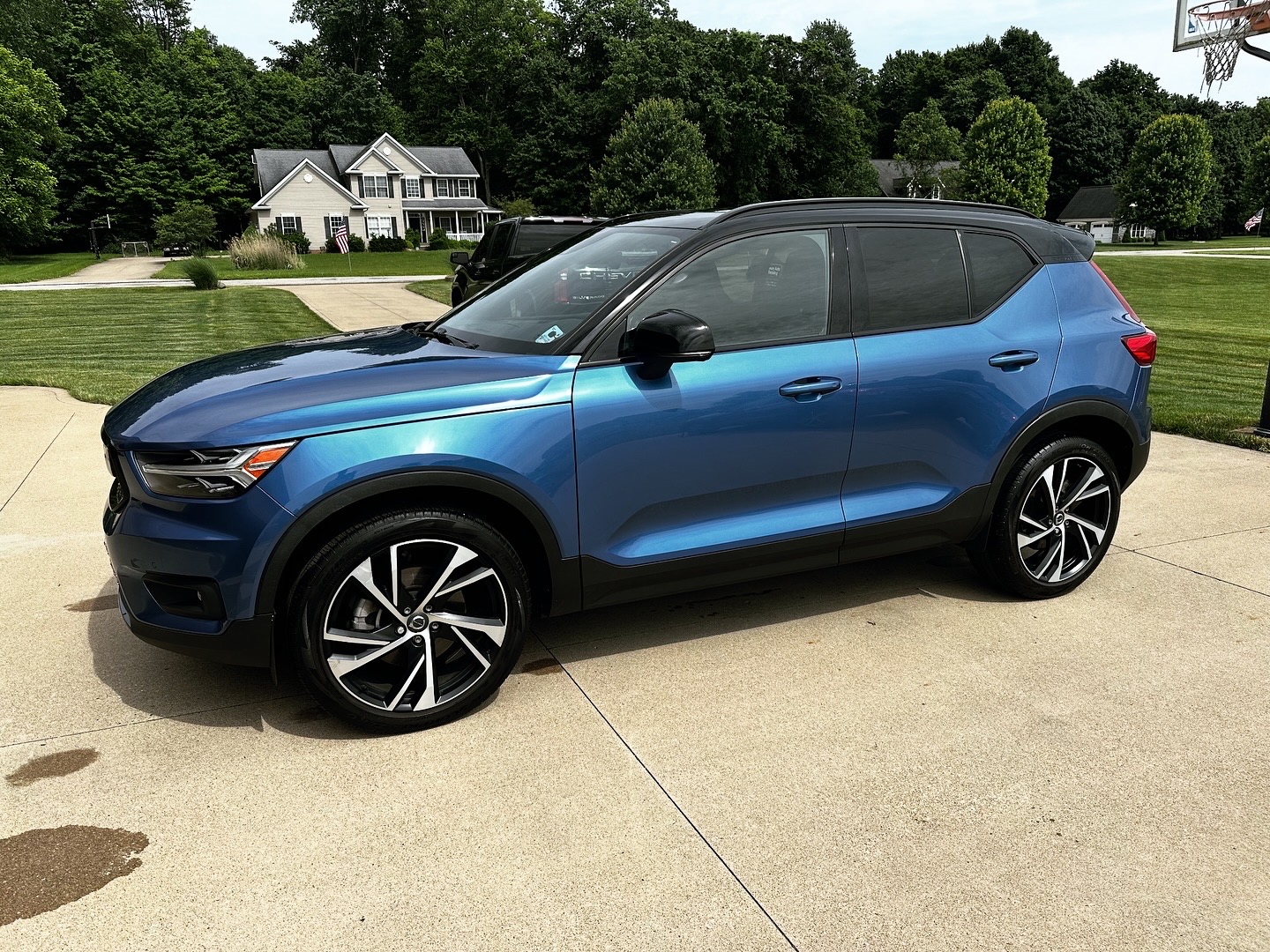 Volvo XC40 R Design – Standard Full Vehicle – Luxury Auto Detailing